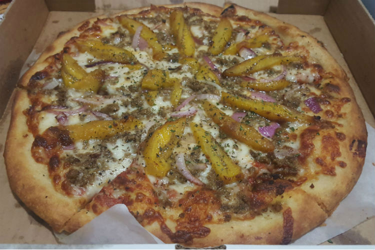 Pizzology – UNA JEVA CON HAMBRE